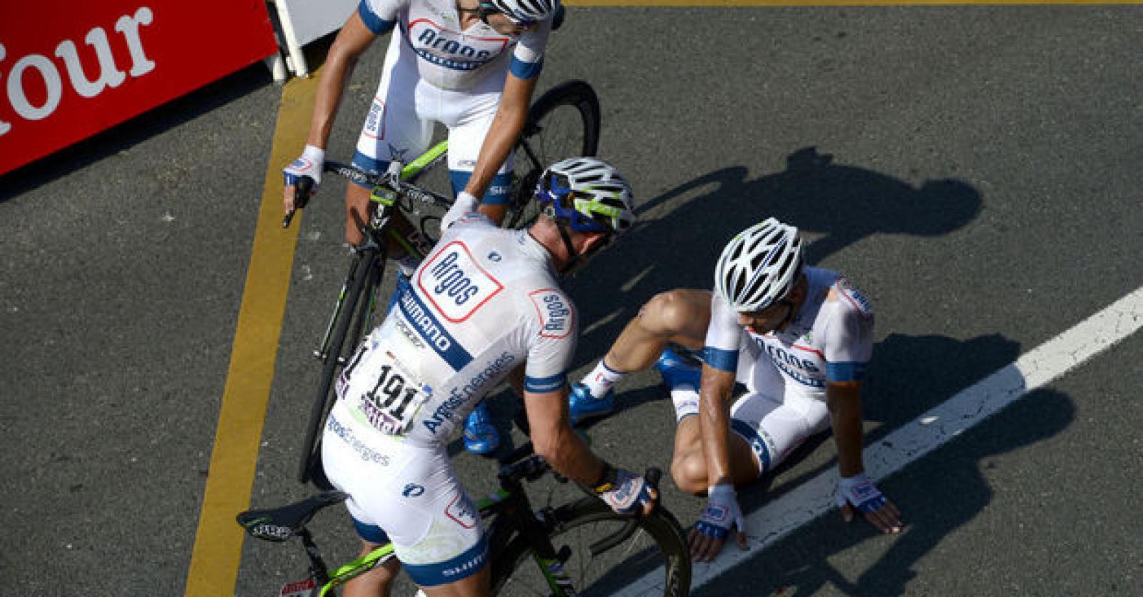 Mark Cavendish na val Tom Veelers: 'Zal nooit iemand opzettelijk aanrijden'