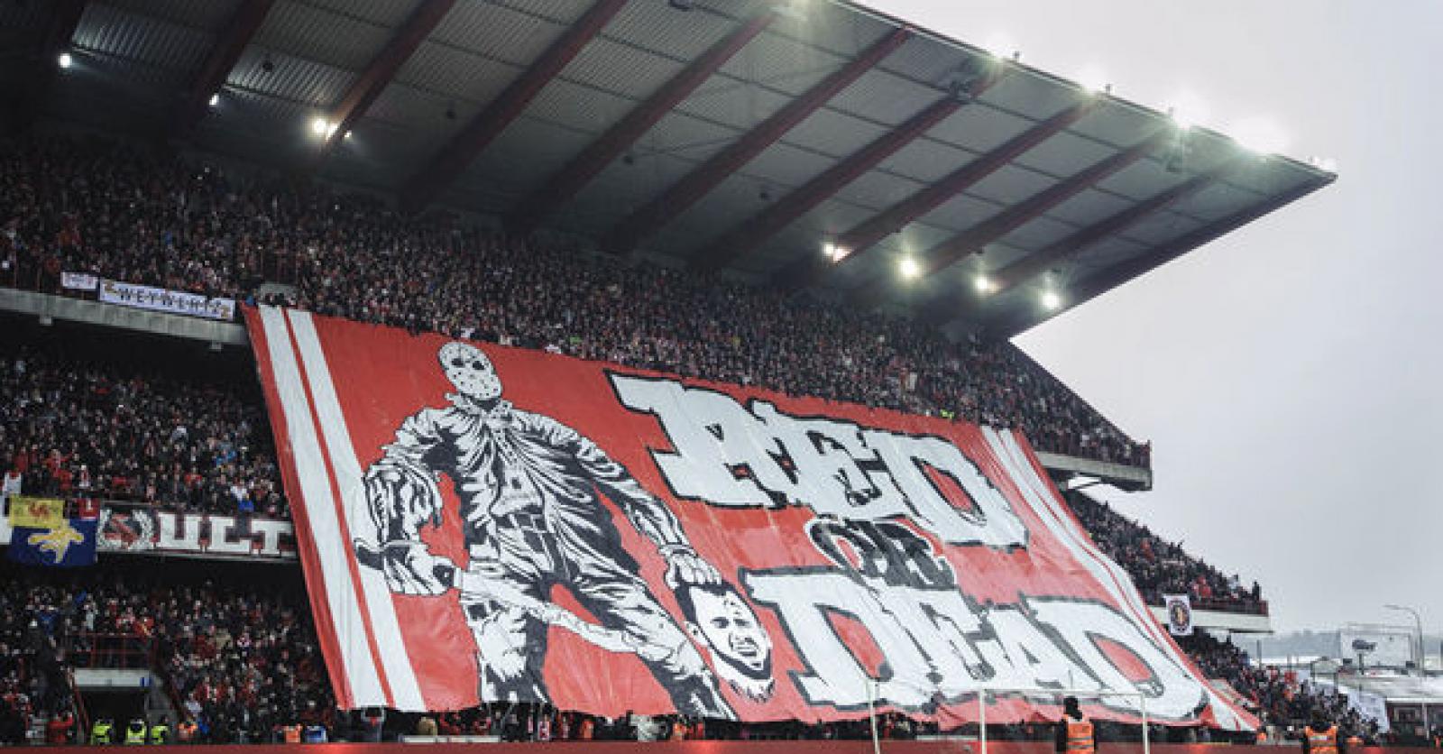 5 jaar stadionverbod en 5.000 euro boete voor spandoek Defour 5 jaar stadionverbod en 5.000 euro boete voor spandoek Defour