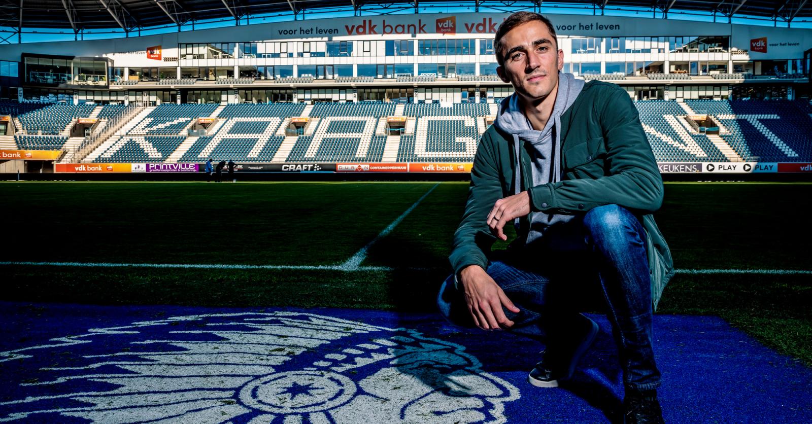 Julien de Sart: 'Bij KAA Gent is alles nog geavanceerder dan in Engeland' Julien de Sart: 'Bij KAA Gent is alles nog geavanceerder dan in Engeland'