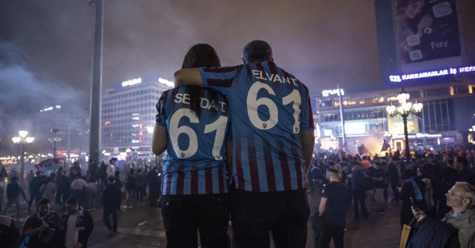 Trabzonspor fête son titre de champion de Turquie dans une ambiance de ...