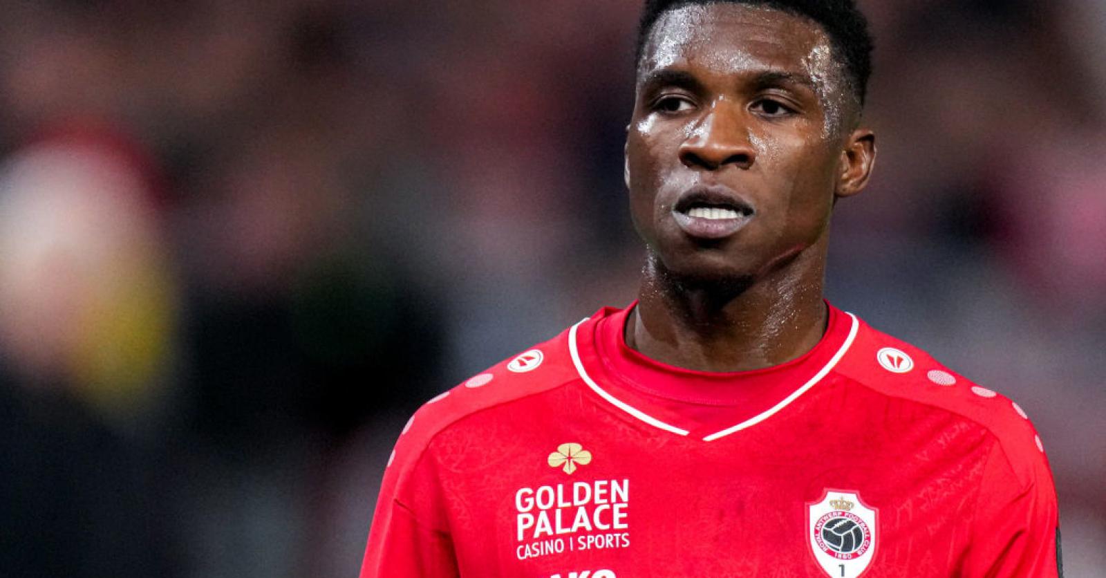 Le défenseur de l'Antwerp Aurélio Buta rejoint le vainqueur de l'Europa ...