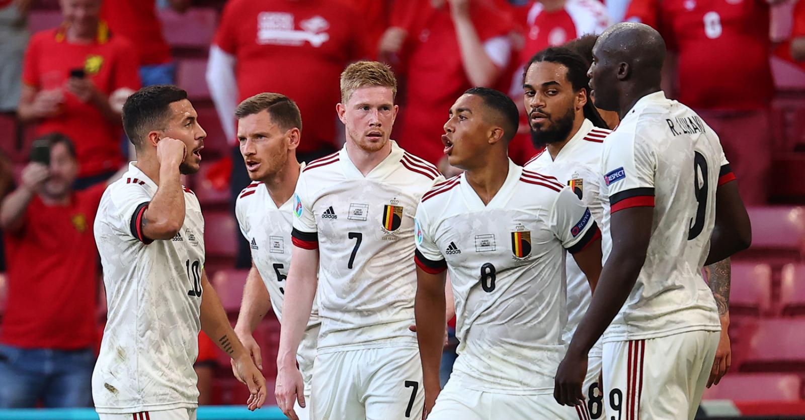 Euro 2020: les Diables rouges l'emportent 2-1 contre le Danemark et se ...