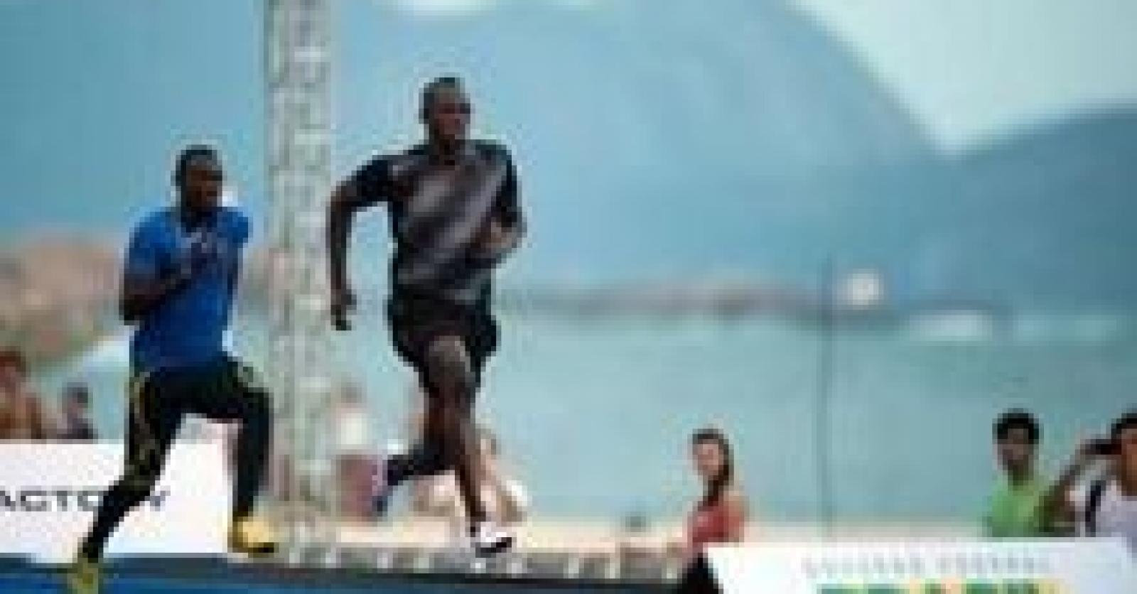 Usain Bolt le plus rapide lors d'une exhibition sur 150m à Copacabana