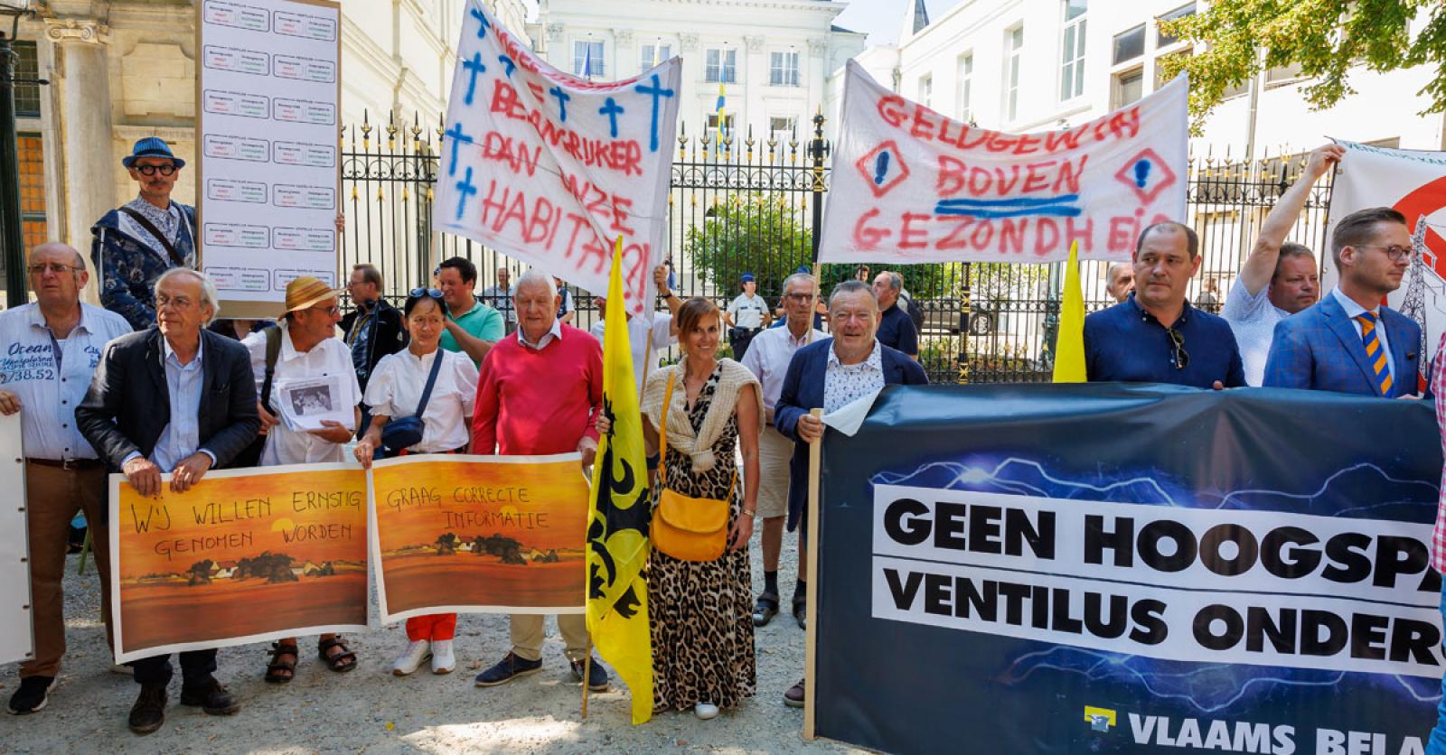 'Nooit eerder werden in Vlaanderen activisten zodanig vertroeteld als ...
