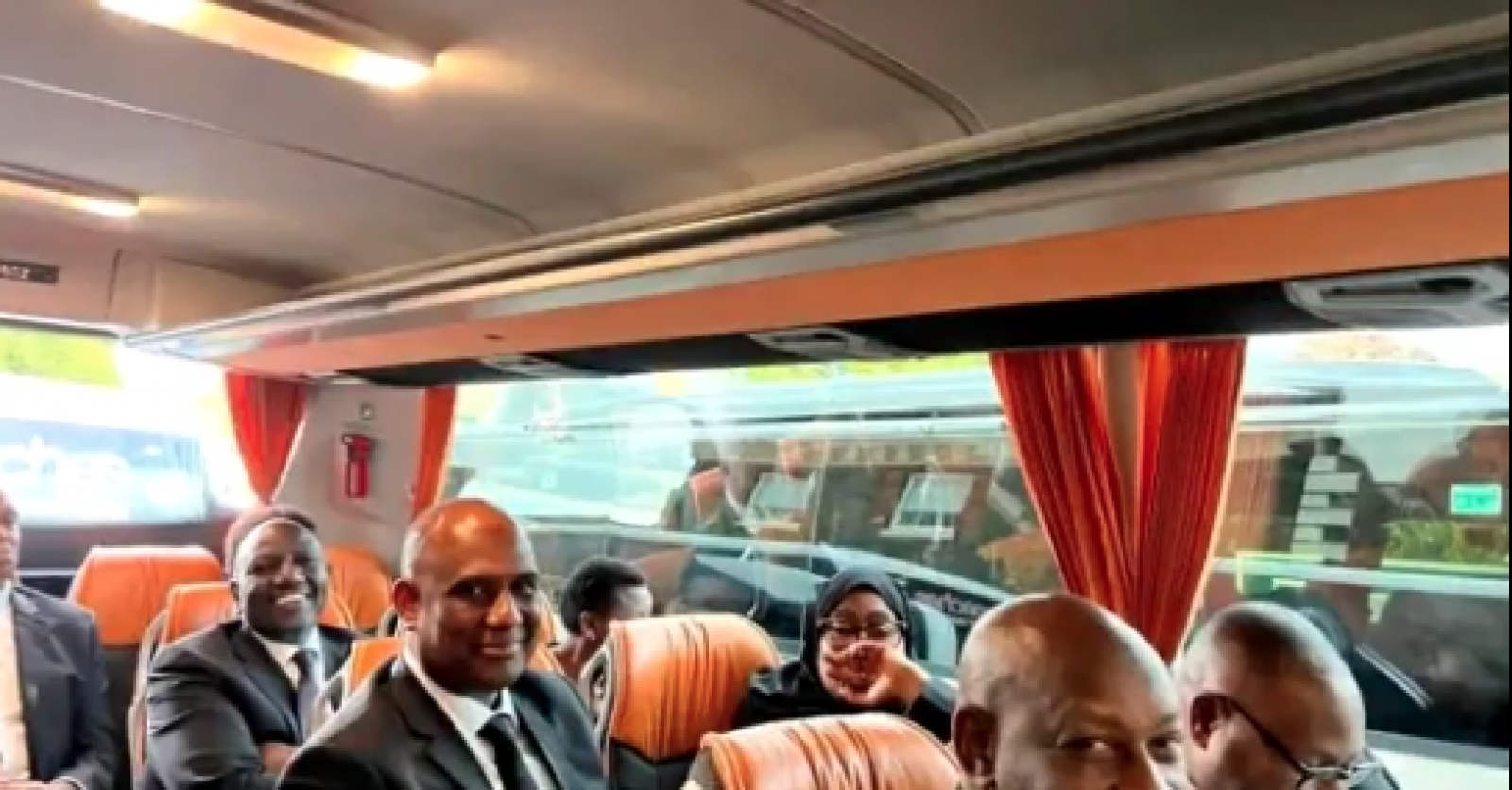 Factcheck: niet enkel Afrikaanse leiders moesten met bus naar ...