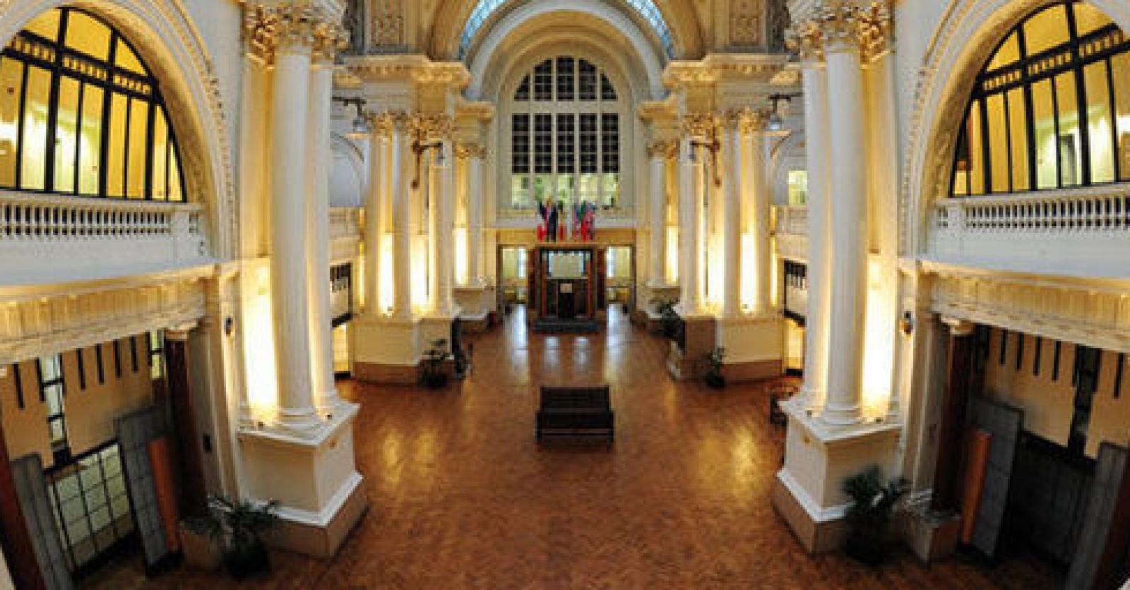 NPM Capital doet bod op Punch Graphix - Trends