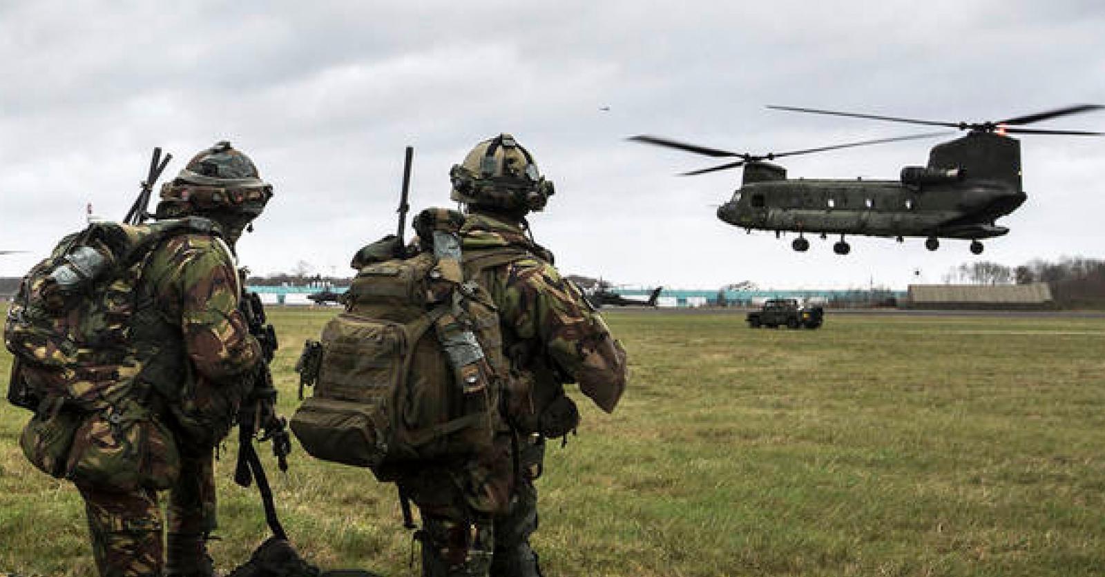 L'unité de l'armée néerlandaise collectant des données mise ...