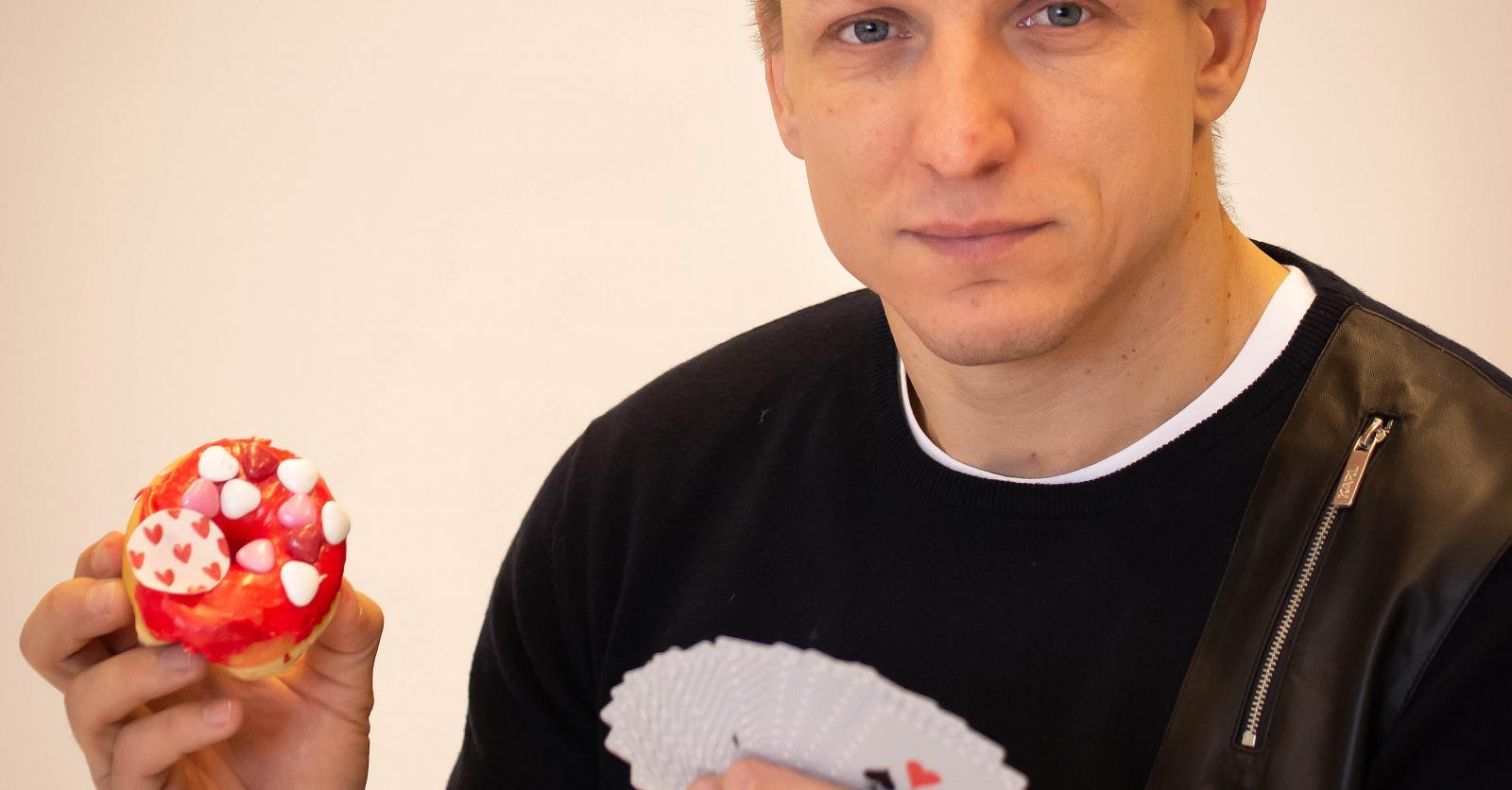 Ex-profvoetballer, voetbalanalist en vermaard cafésporter Wesley Sonck ...