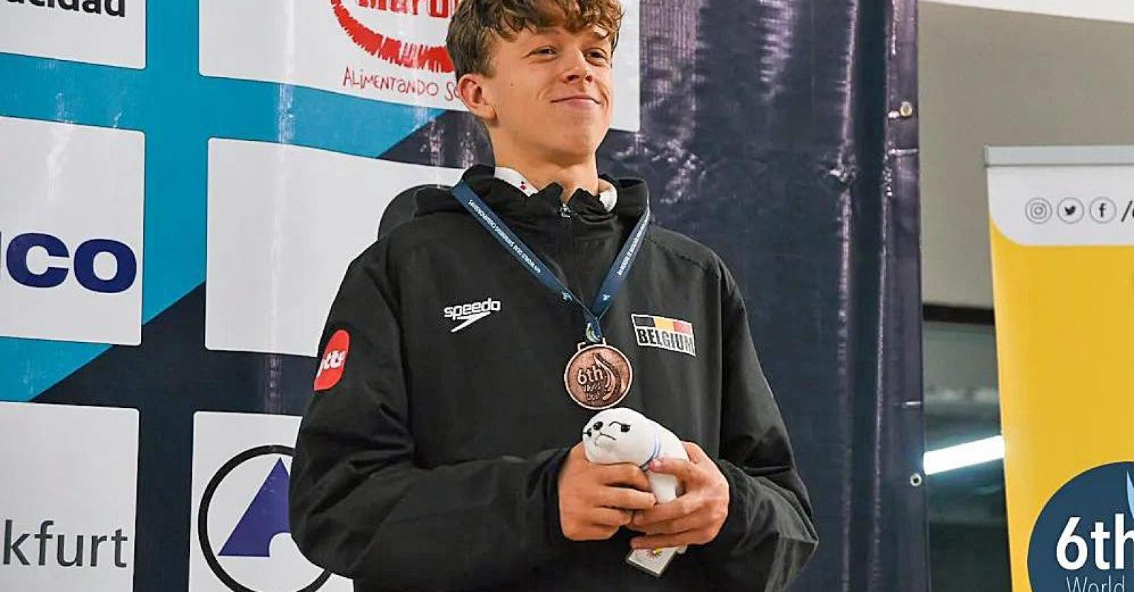 Brons voor Leendert Desmet op WK zwemmen voor doven en slechthorenden ...