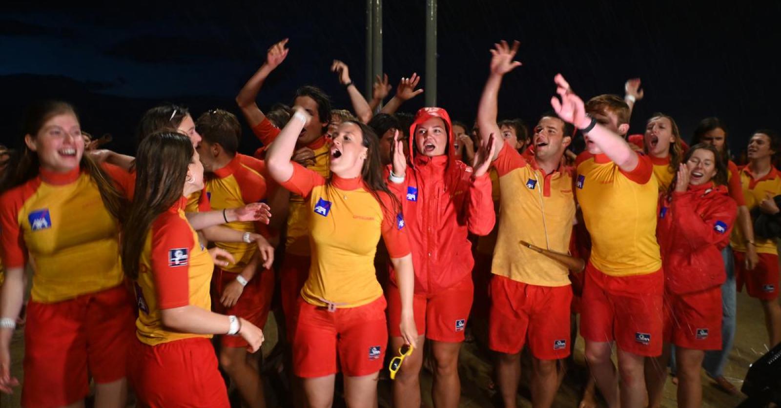 Sterke zeestroming en wind zorgen voor afgelasting zwemgedeelte ...