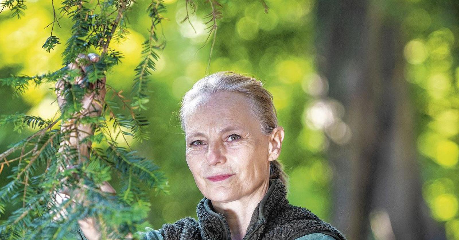 Els (55) neemt het op voor oude bomen - Plus Magazine