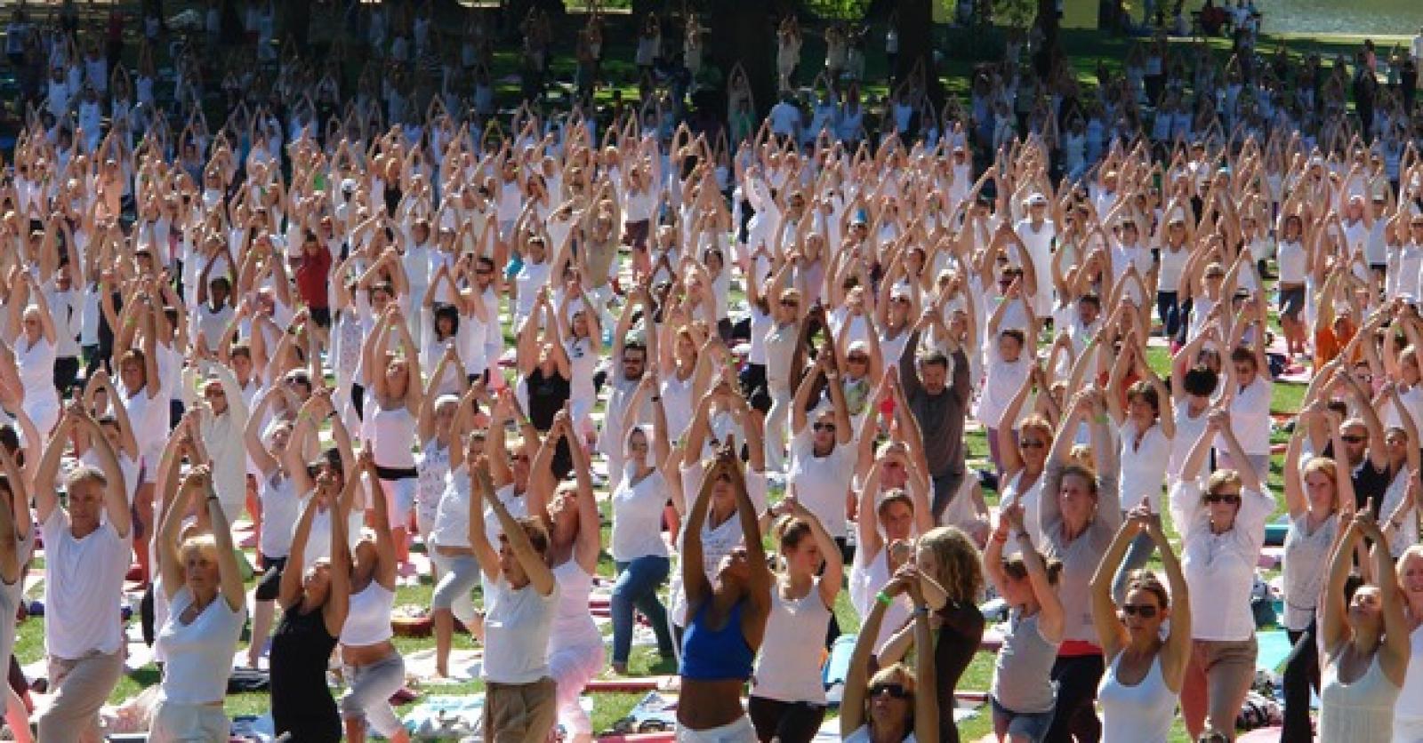 Le 21 juin, on sera tous des yogis ! - Plus Magazine