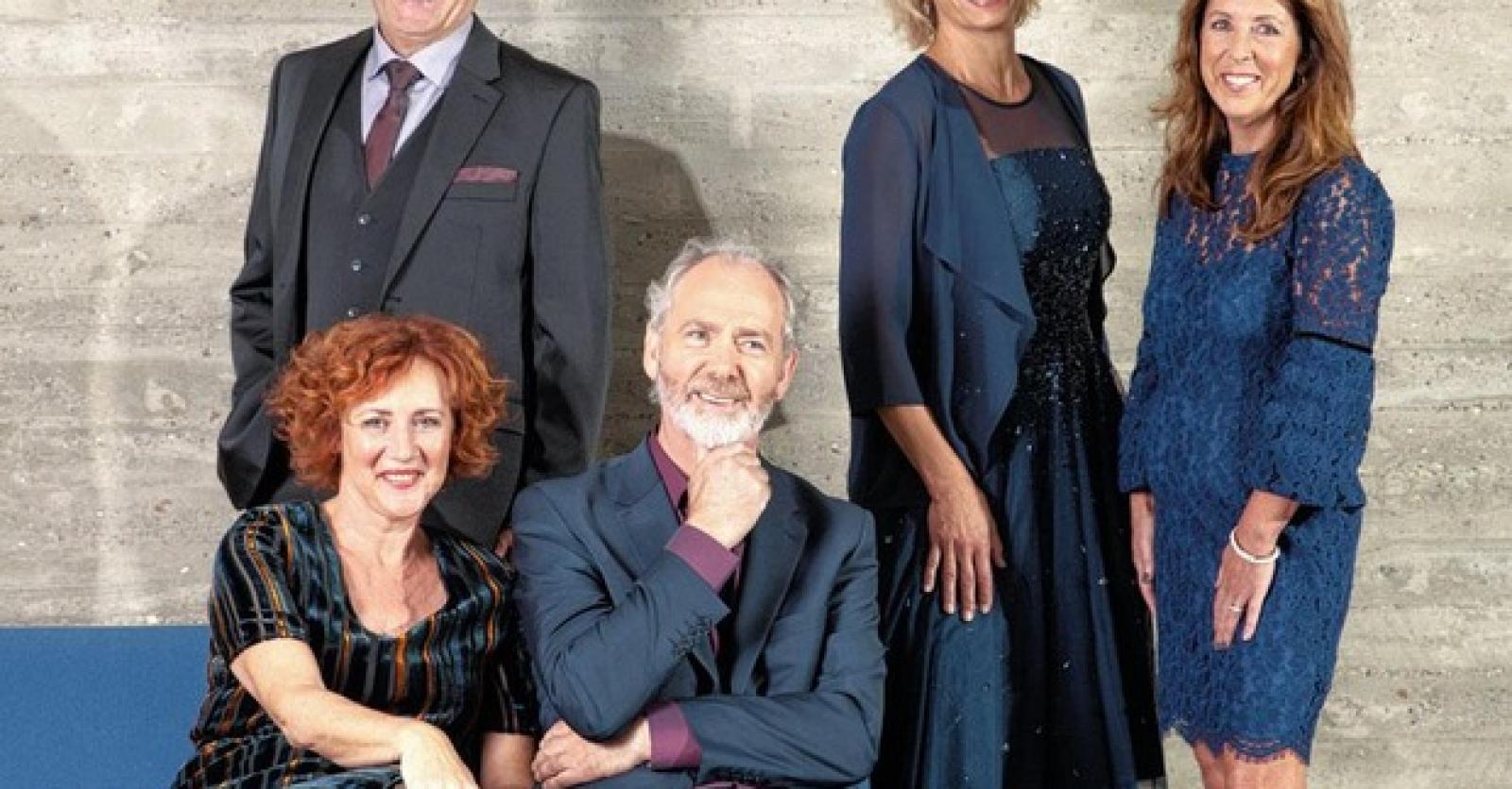 5 stars ! Sonja, Brigitte, Catherine, Guy, Christian - Plus Magazine