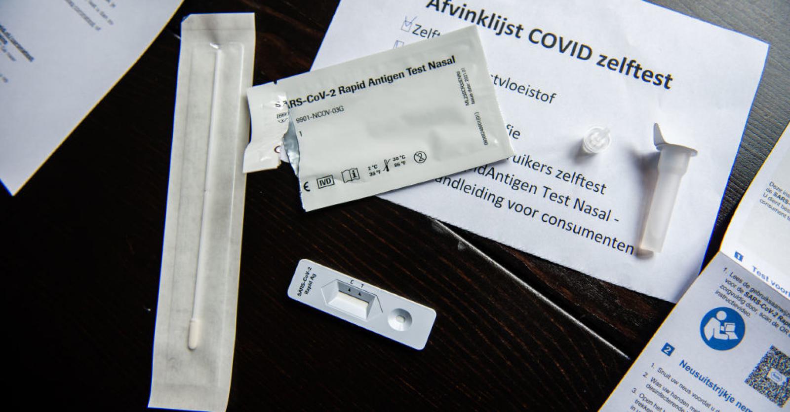 Corona: hoe doe je een zelftest - Plus Magazine