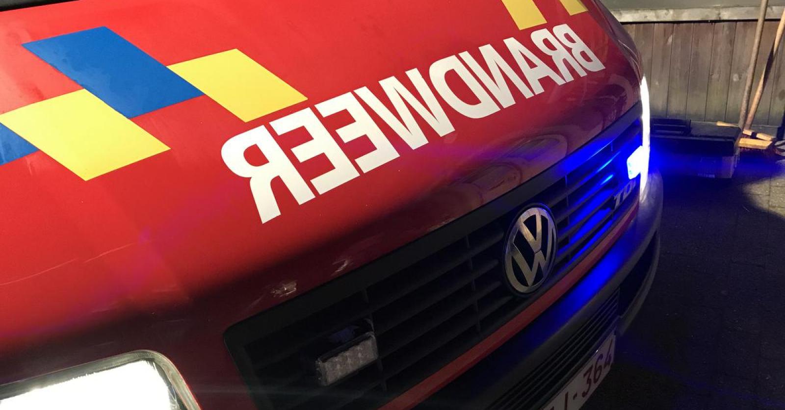 Brandweer rukt uit voor stalbrand in Noordschote, maar bewoners kunnen ...