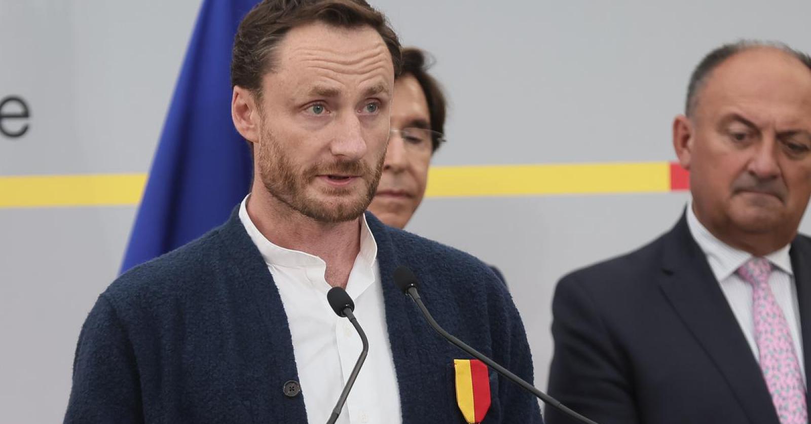 Olivier Vandecasteele krijgt Waals ereteken van officier - KW.be