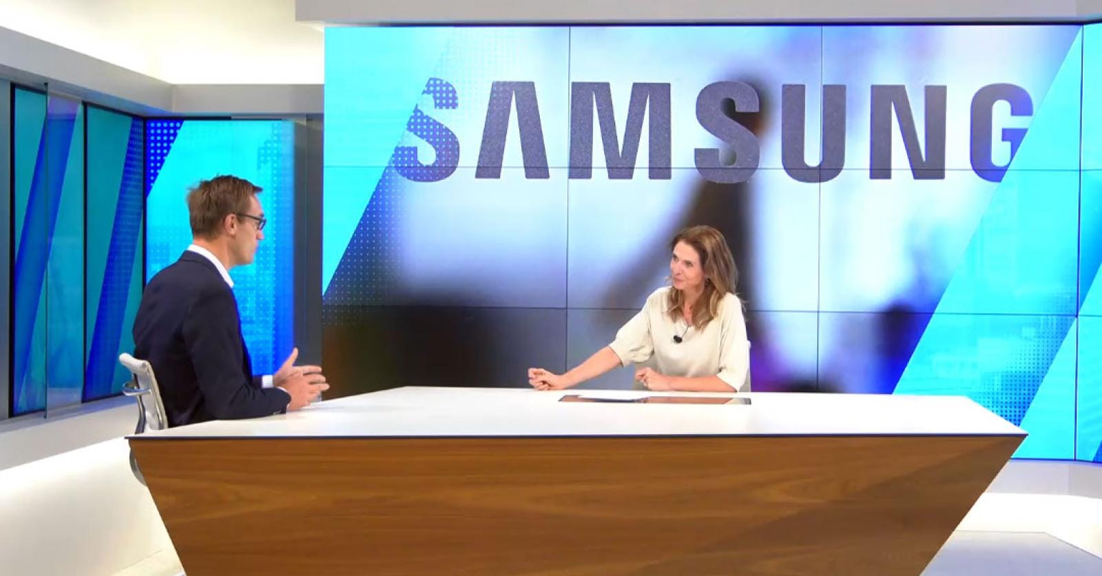 BEKIJK - Z-Beurs: Tom Simonts (KBC) over elektronicaproducent Samsung ...