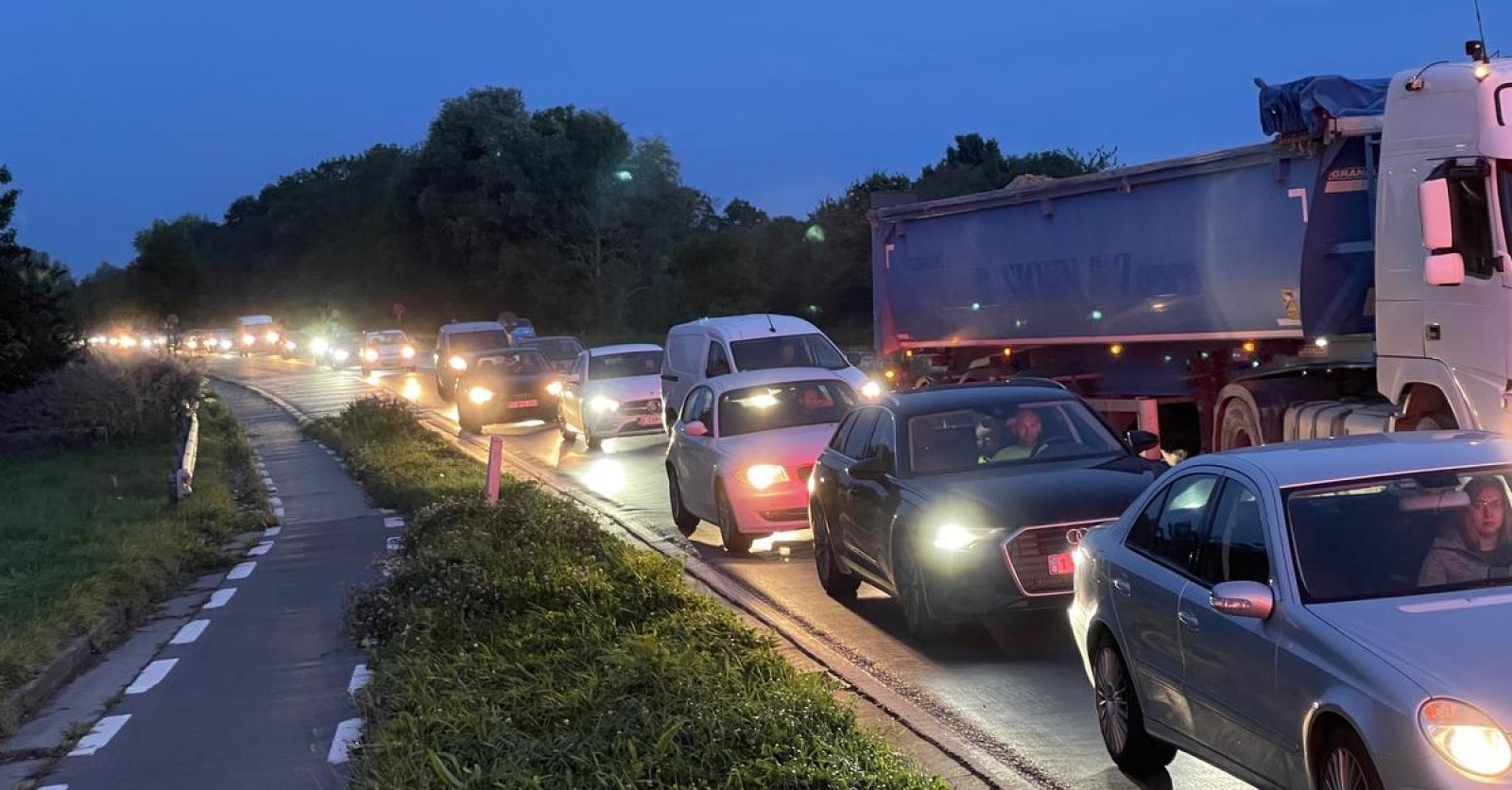 Nieuwe files op ringweg dreigen straks door dorpskern te ‘sluipen ...