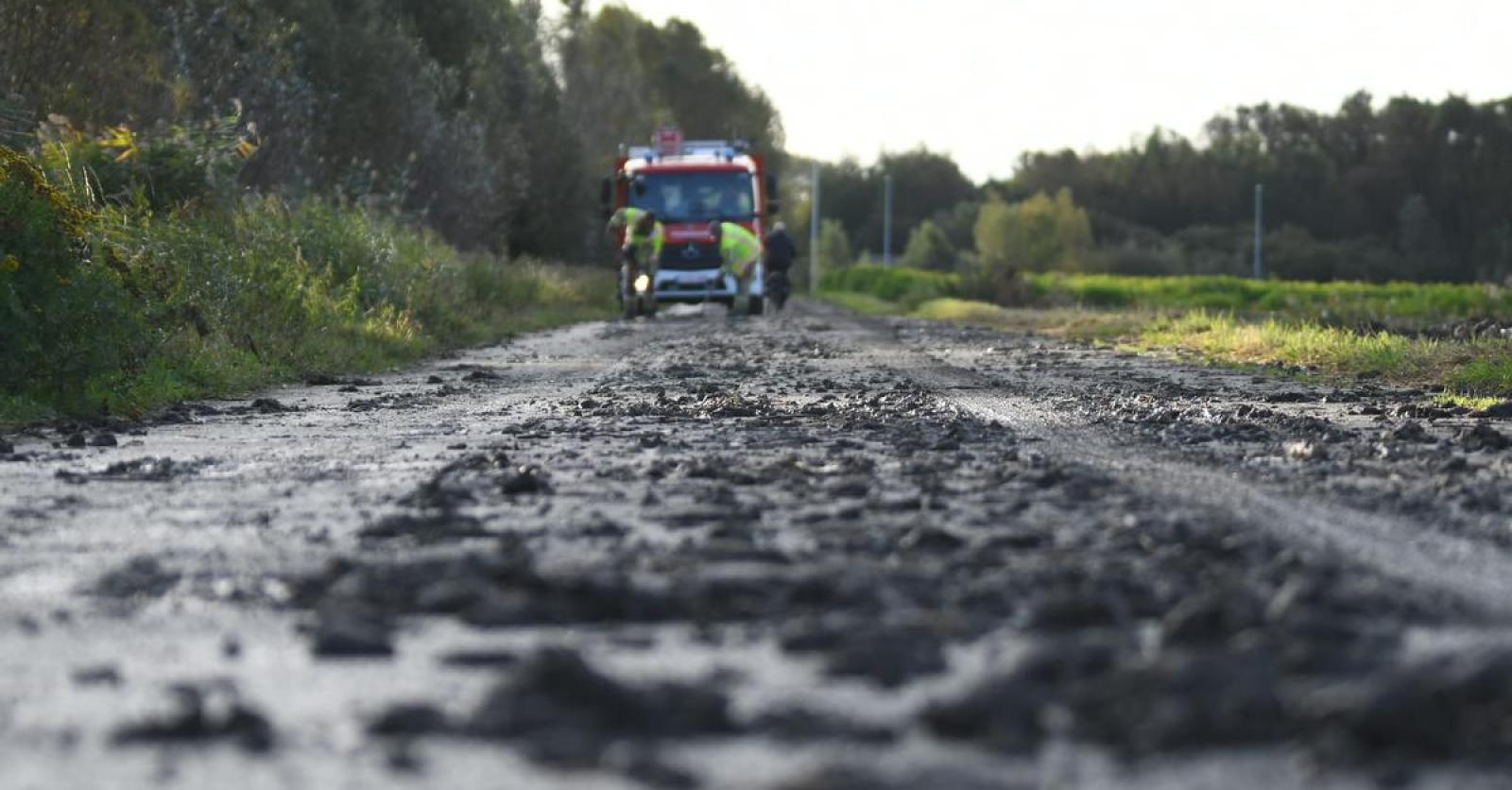 Brandweer ruimt slijkspoor op in ventweg in Veurne - KW.be