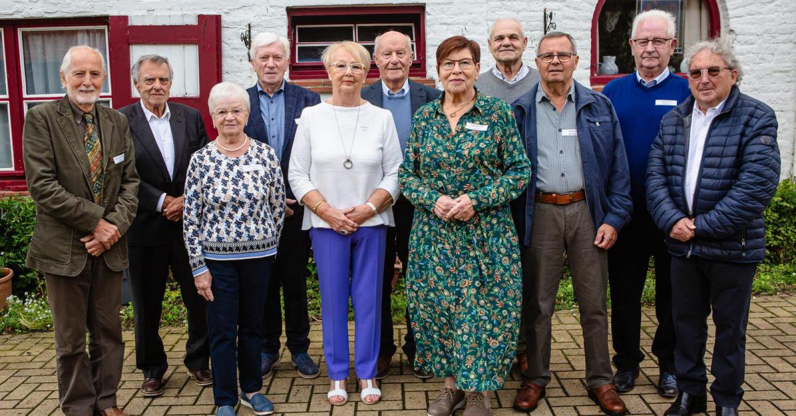 De 80-jarigen van Jabbeke houden een gezellige reünie - KW.be