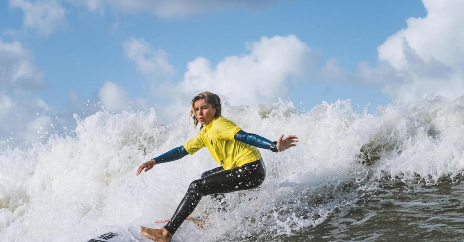Kamiel Deraeve uit Oostduinkerke is Belgisch kampioen golfsurfen U14 ...