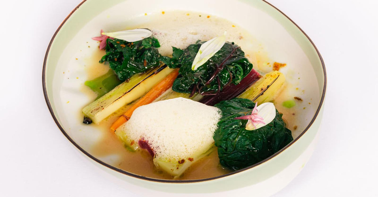 Vegan recept van Bart De Pooter met prei, snijbiet en vadouvan