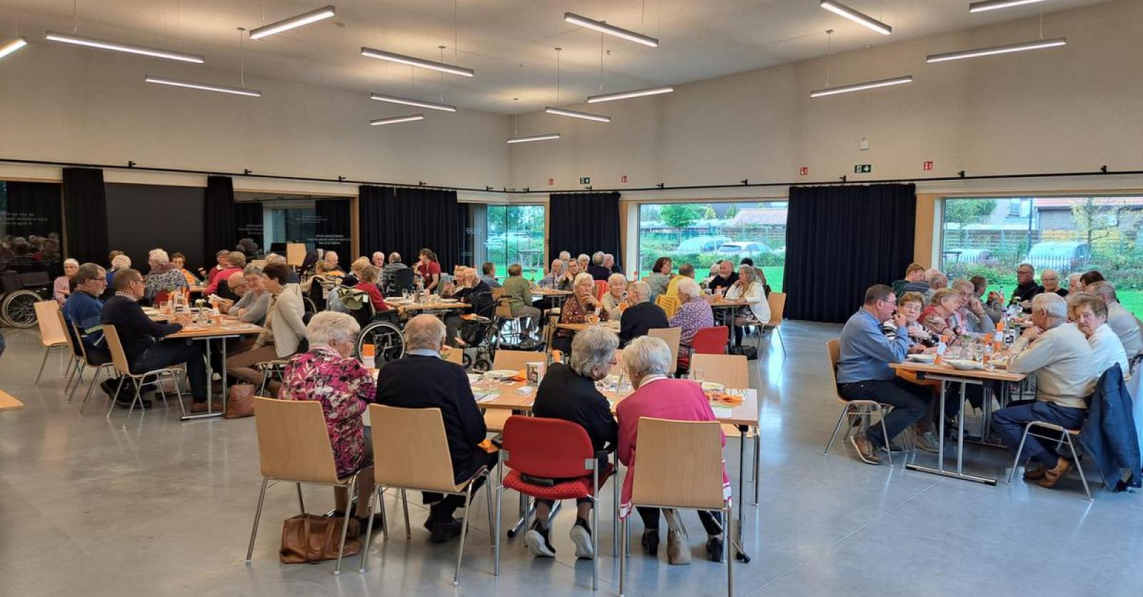 Bewoners wzc genieten in dorpsrestaurant - KW.be