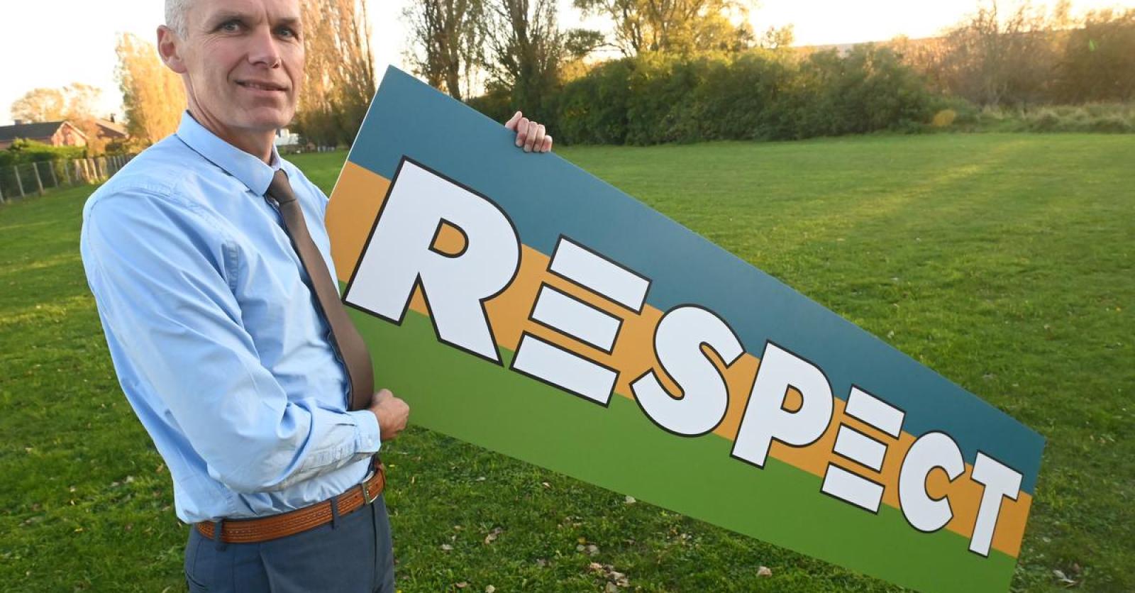 Frederick Spaey leidt nieuwe liberale partij Respect naar verkiezingen ...