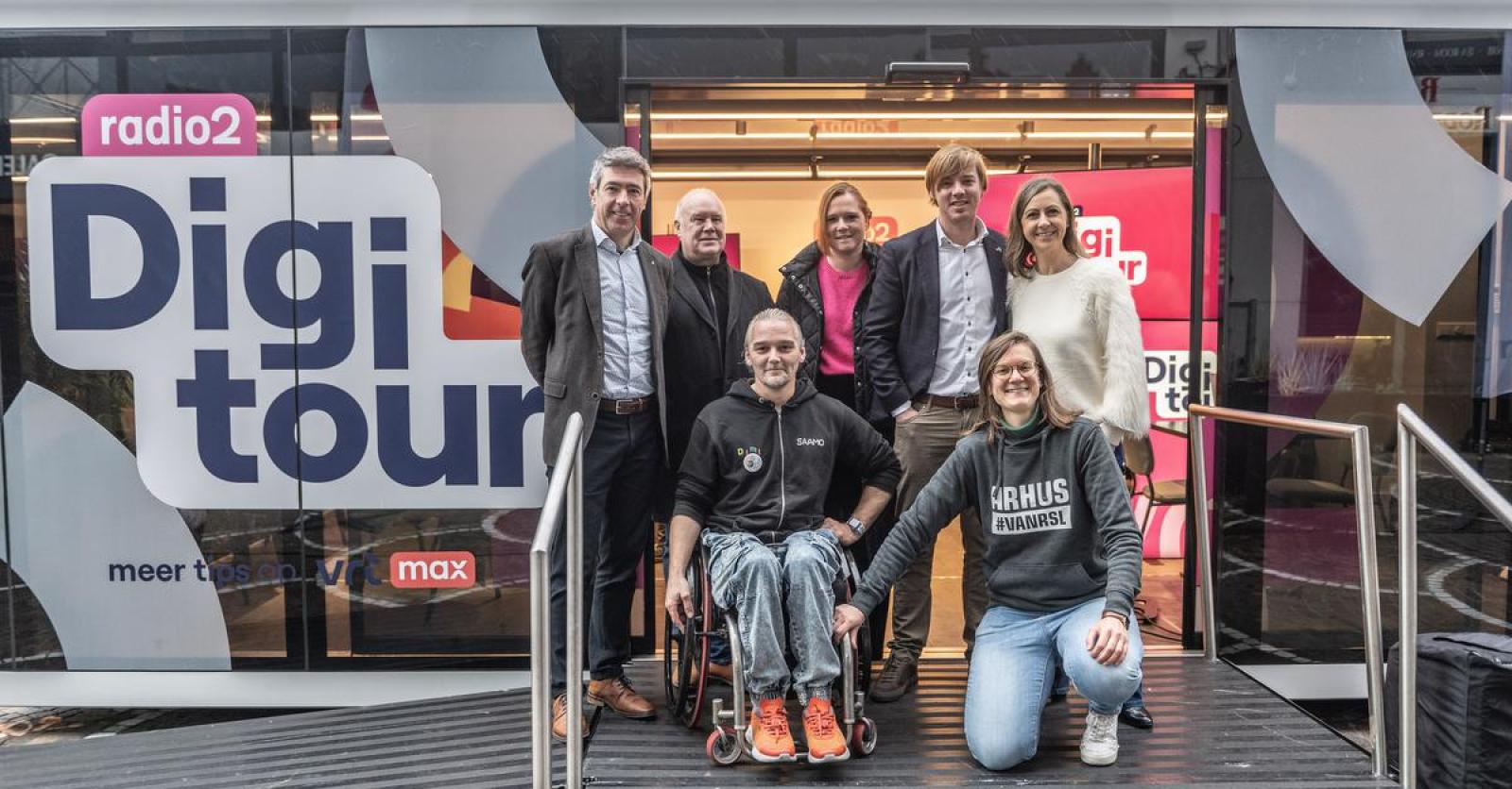 Radio 2 Digitour strijkt neer in Roeselare met advies over allerhande digitale toepassingen - KW.be