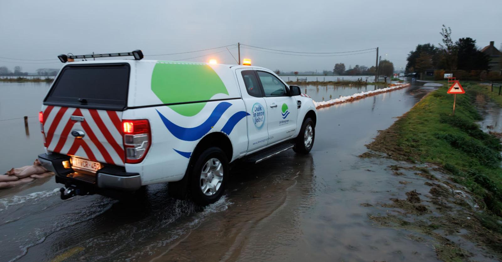 'Watersnood? Nu snel een dijk bijbouwen zal het probleem enkel ...