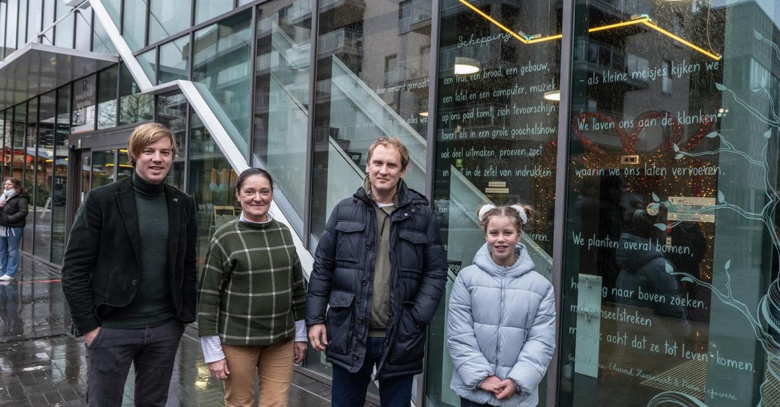 Stadsdichters schrijven samen gedicht over verbinding in Roeselare - KW.be