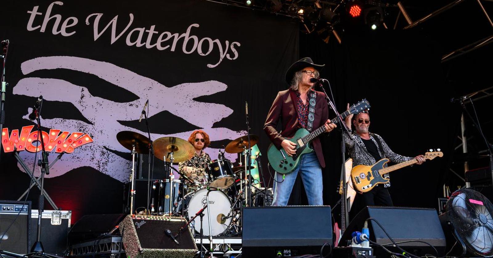 The Waterboys kondigen zichzelf aan voor Festival Dranouter 2024 - KW.be