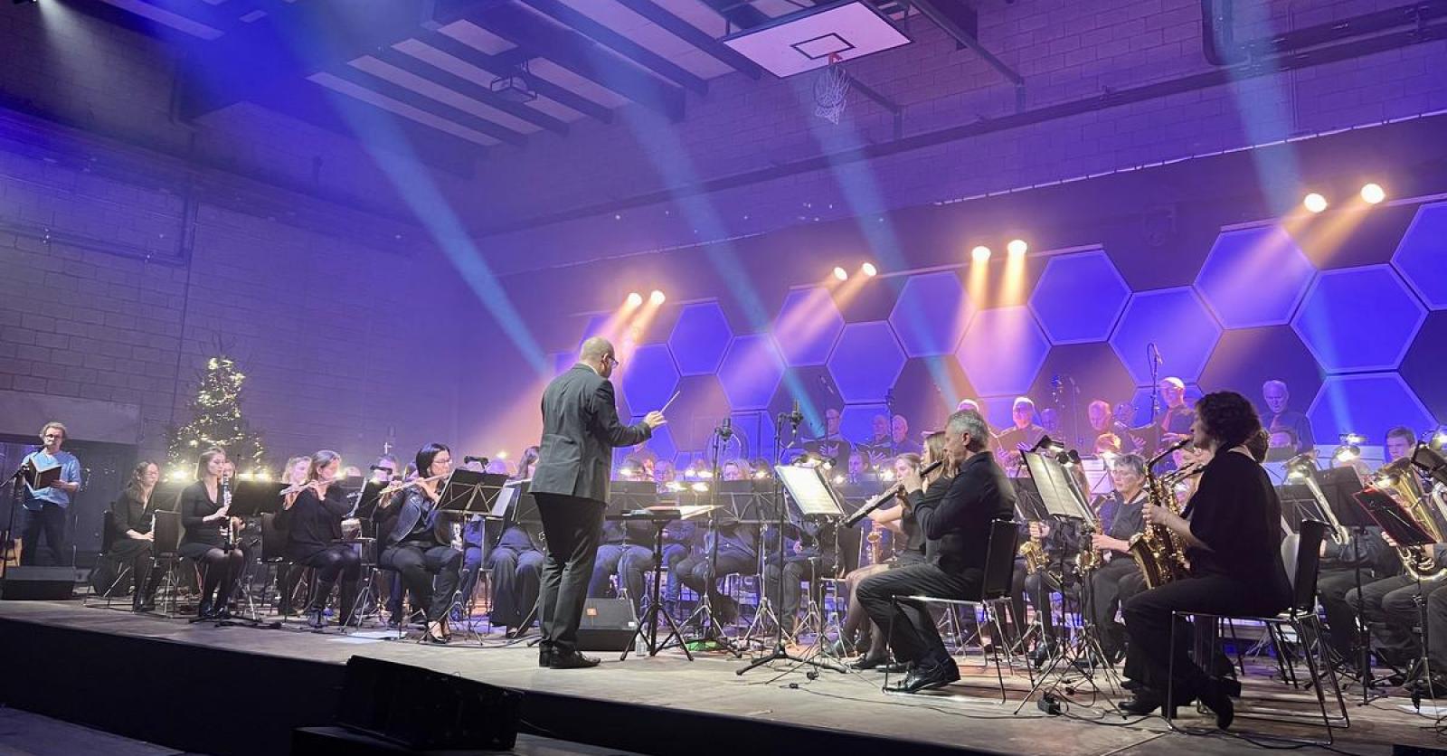 Eerste optreden van kerstconcert ‘Midwinternacht in de Sceure’ in ...