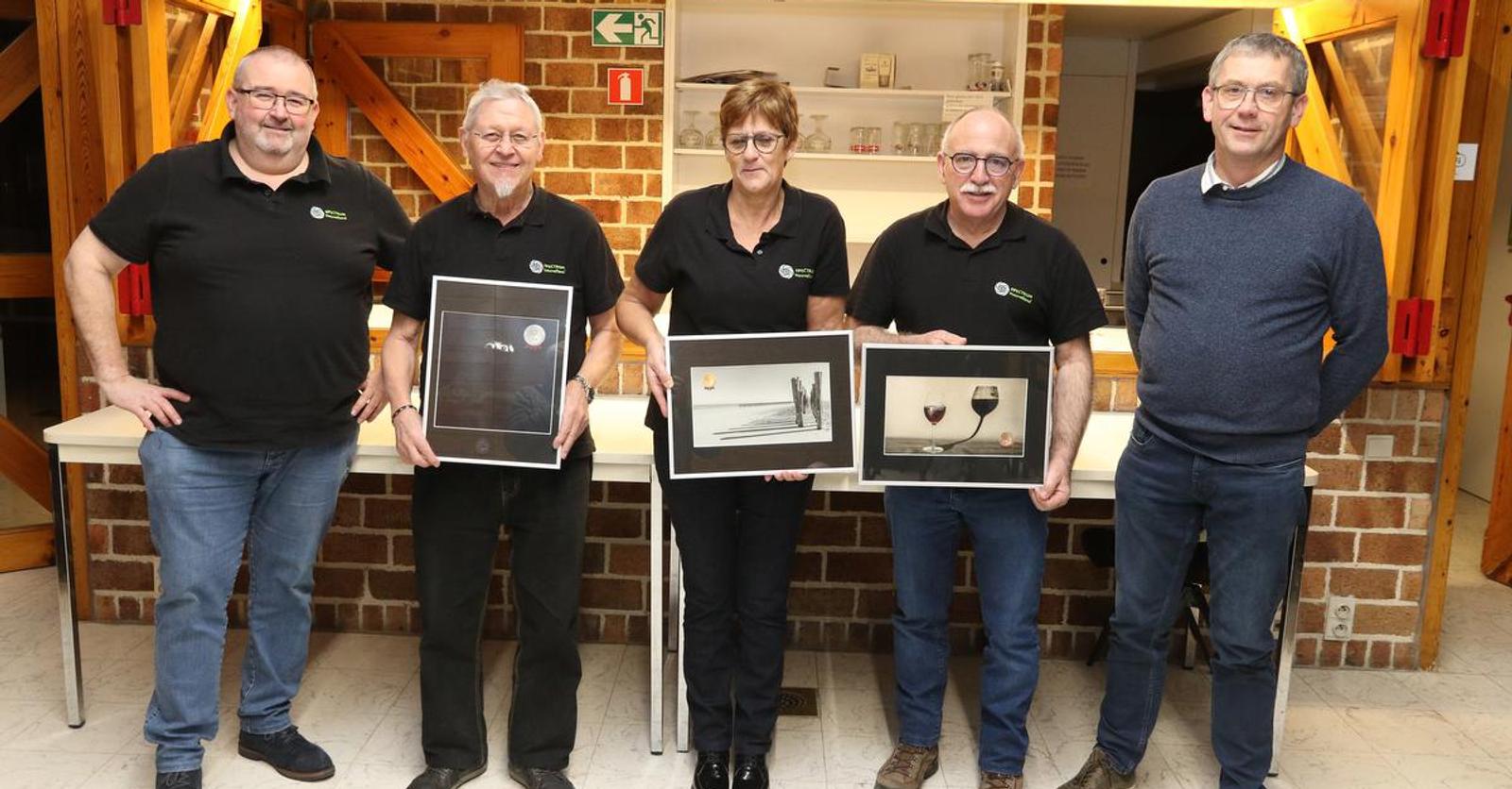Fotoclub Spectrum in Heuvelland viert de laureaten - KW.be