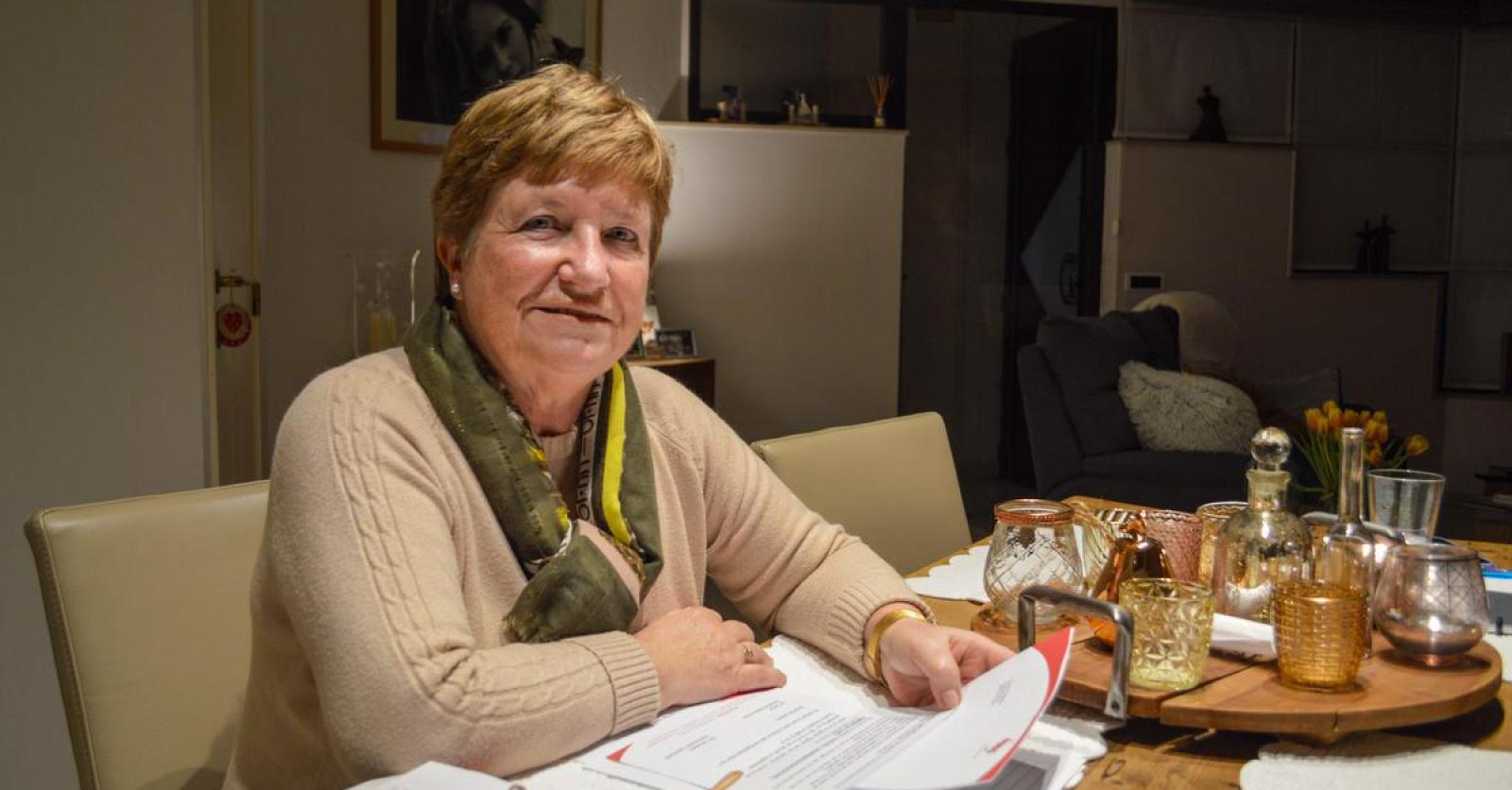 “Ik geniet ervan bezig te blijven”: Claudine (65) helpt mensen de weg ...