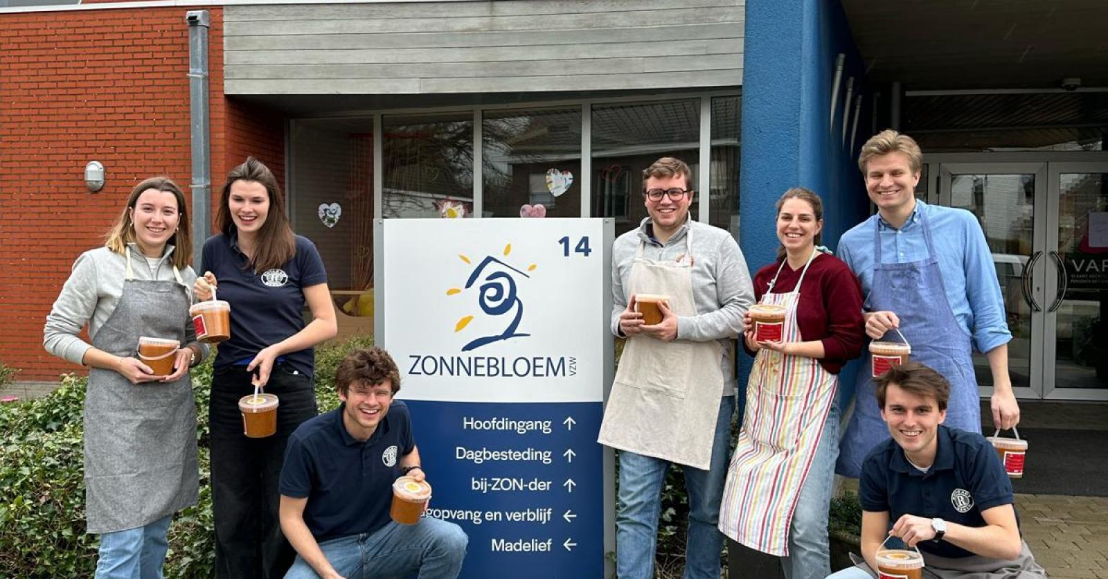 Rotaract Menen zamelt 5.000 euro in voor Zonnebloem vzw - KW.be