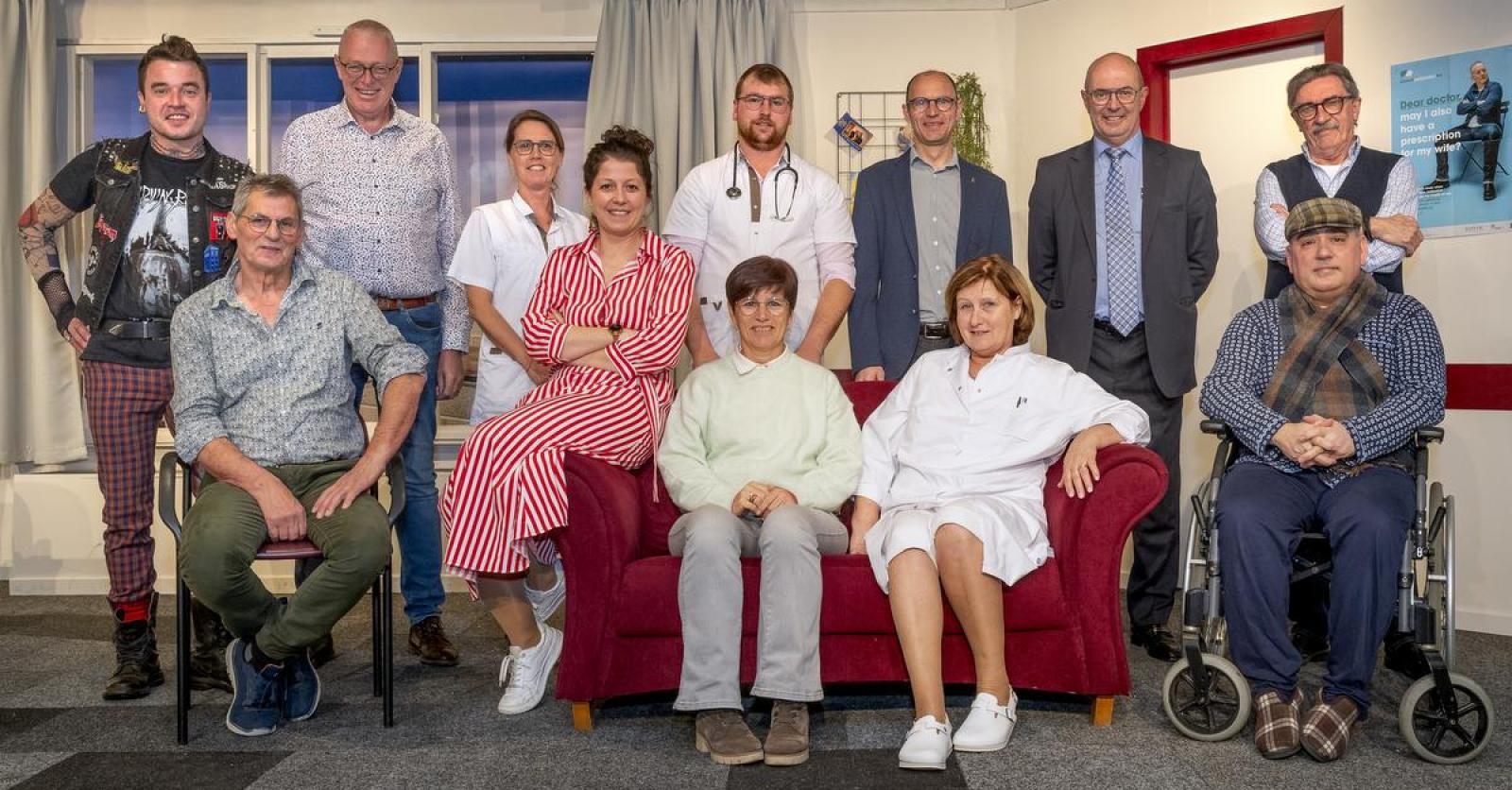 Toneelkring ‘Wij Bouwen’ voert ‘Familietrekjes’ op: “Een pure Engelse ...