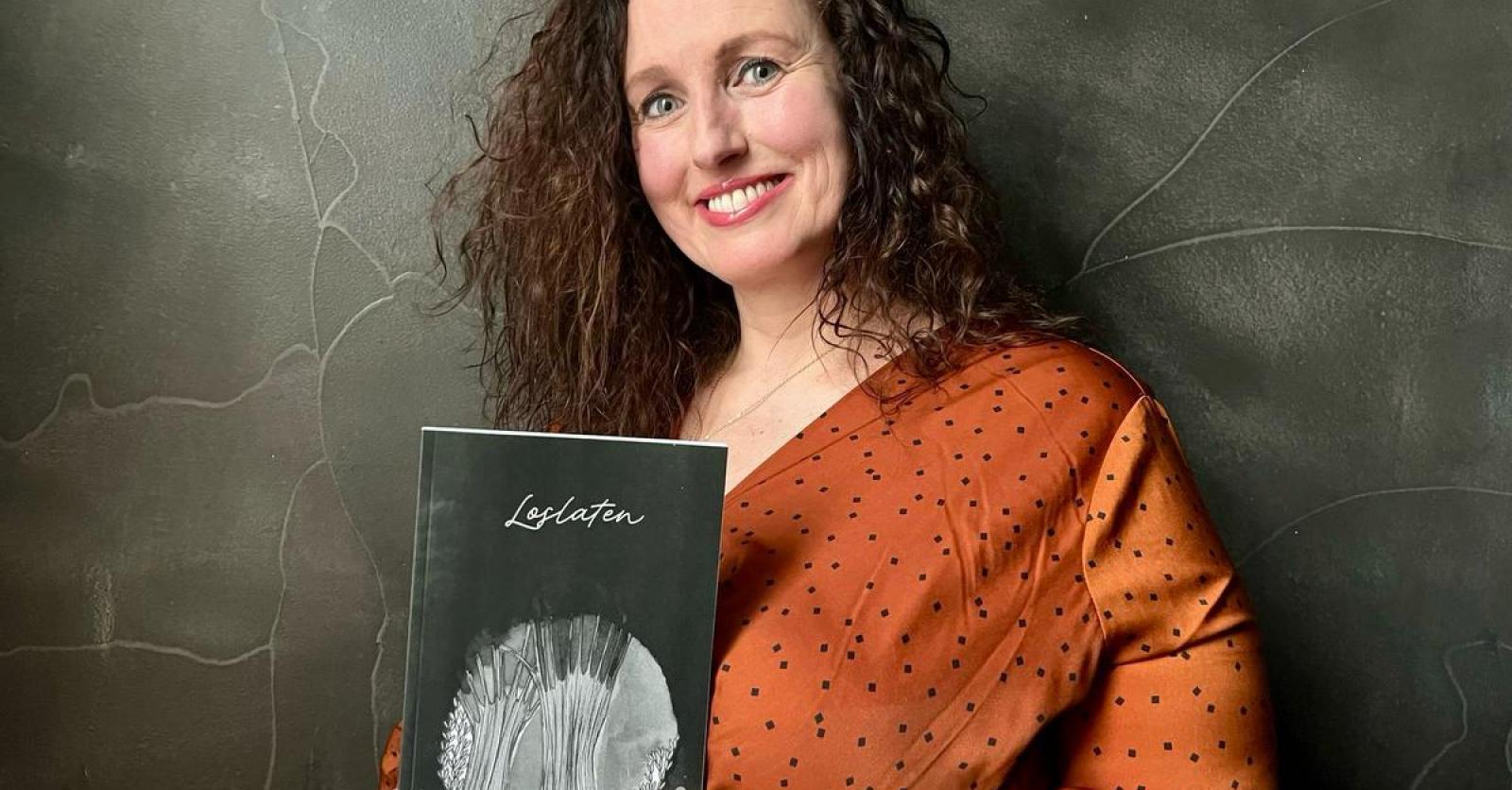 Emily (45) schrijft gedichtenbundel die helpt verwerken bij het ...