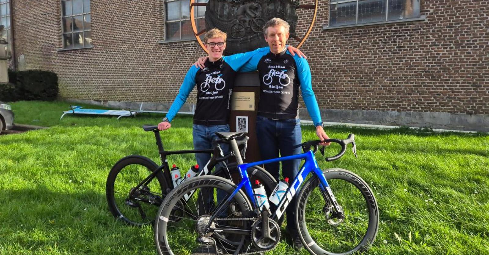 Vader Niki Devoldere (47) en zoon Yannis (18) rijden koers voor eigen ...