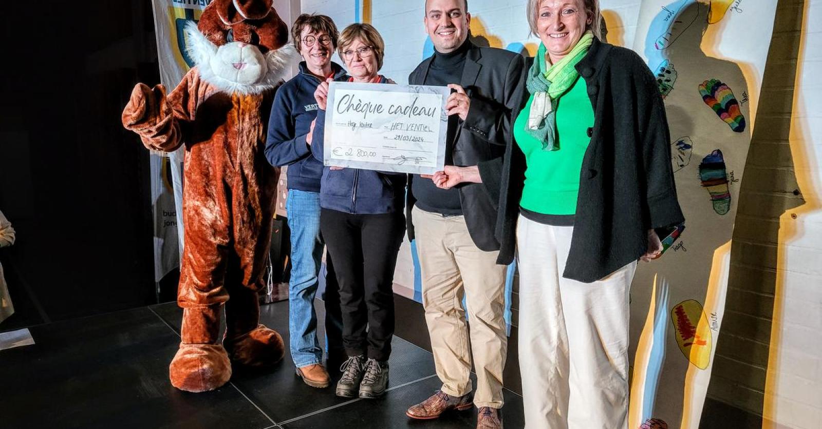 BuSO De Hoge Kouter overhandigt € 2.800 aan Het Ventiel - KW.be