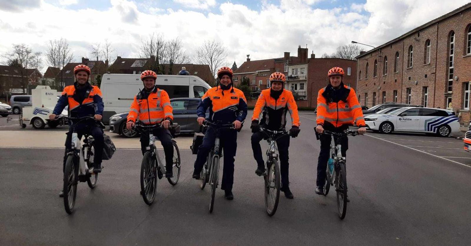 Politie Grensleie pakt in de Barakken in Menen uit met actie …Obama ...