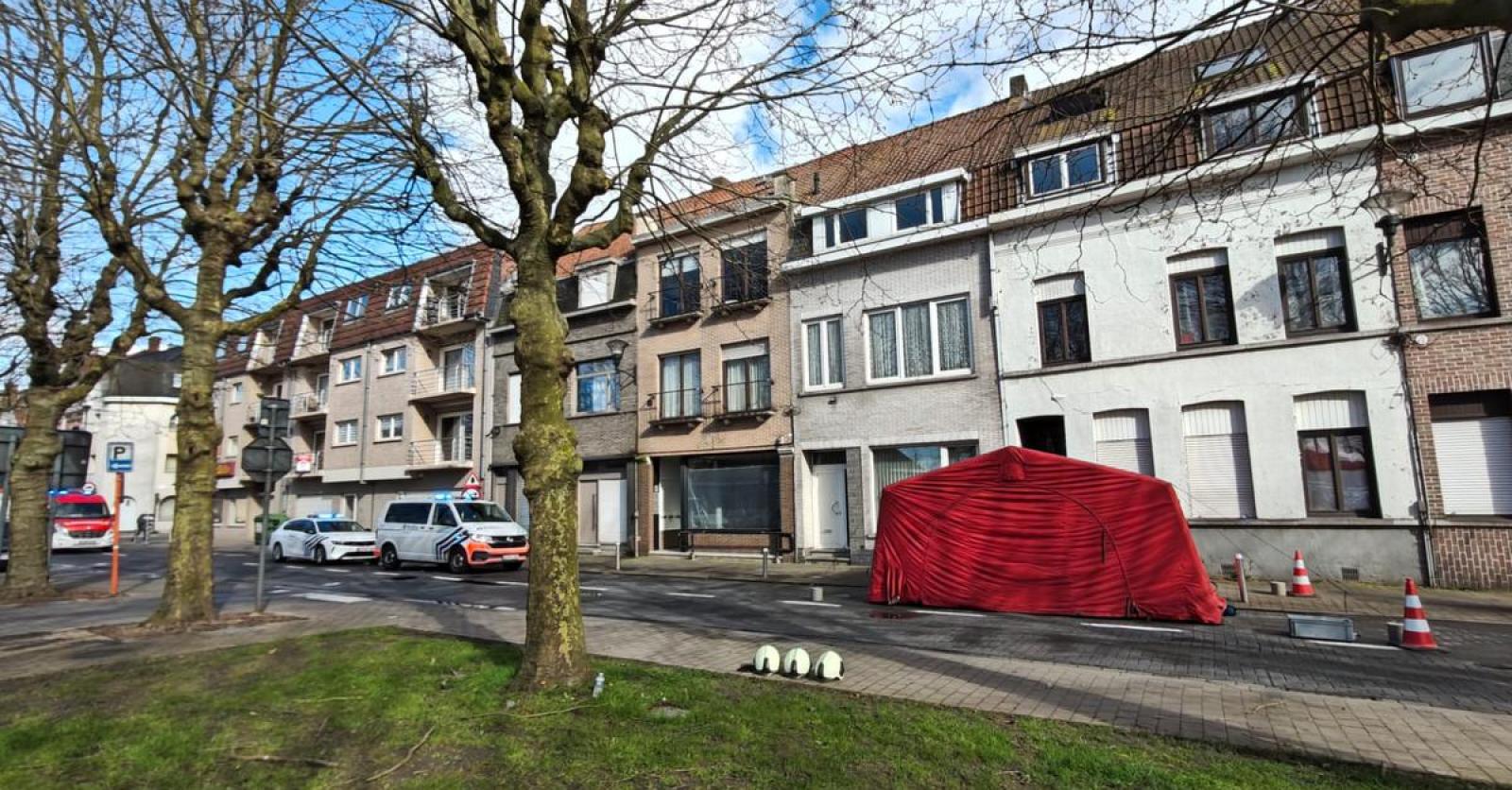 Man overleden na val uit woning bij station Menen - KW.be