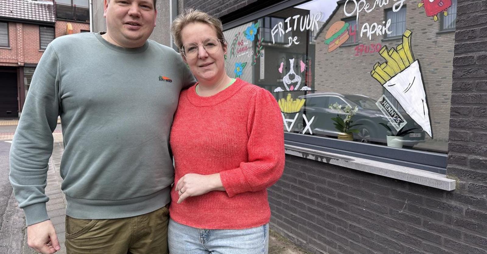 Glenn (36) en Cindy (36) openen frituur ‘De Max’ in Eernegem: “Het leven is als een frikandel ...