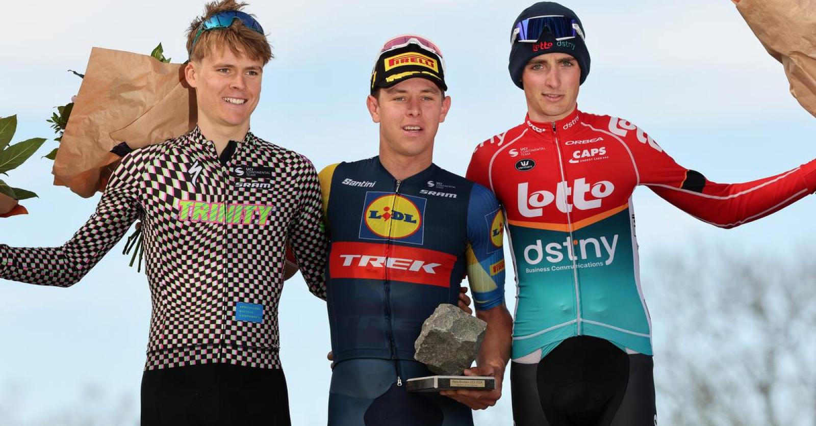 Belofte Robin Orins op podium van Parijs-Roubaix: “Ik wilde winnen voor Tijl De Decker, hele ...