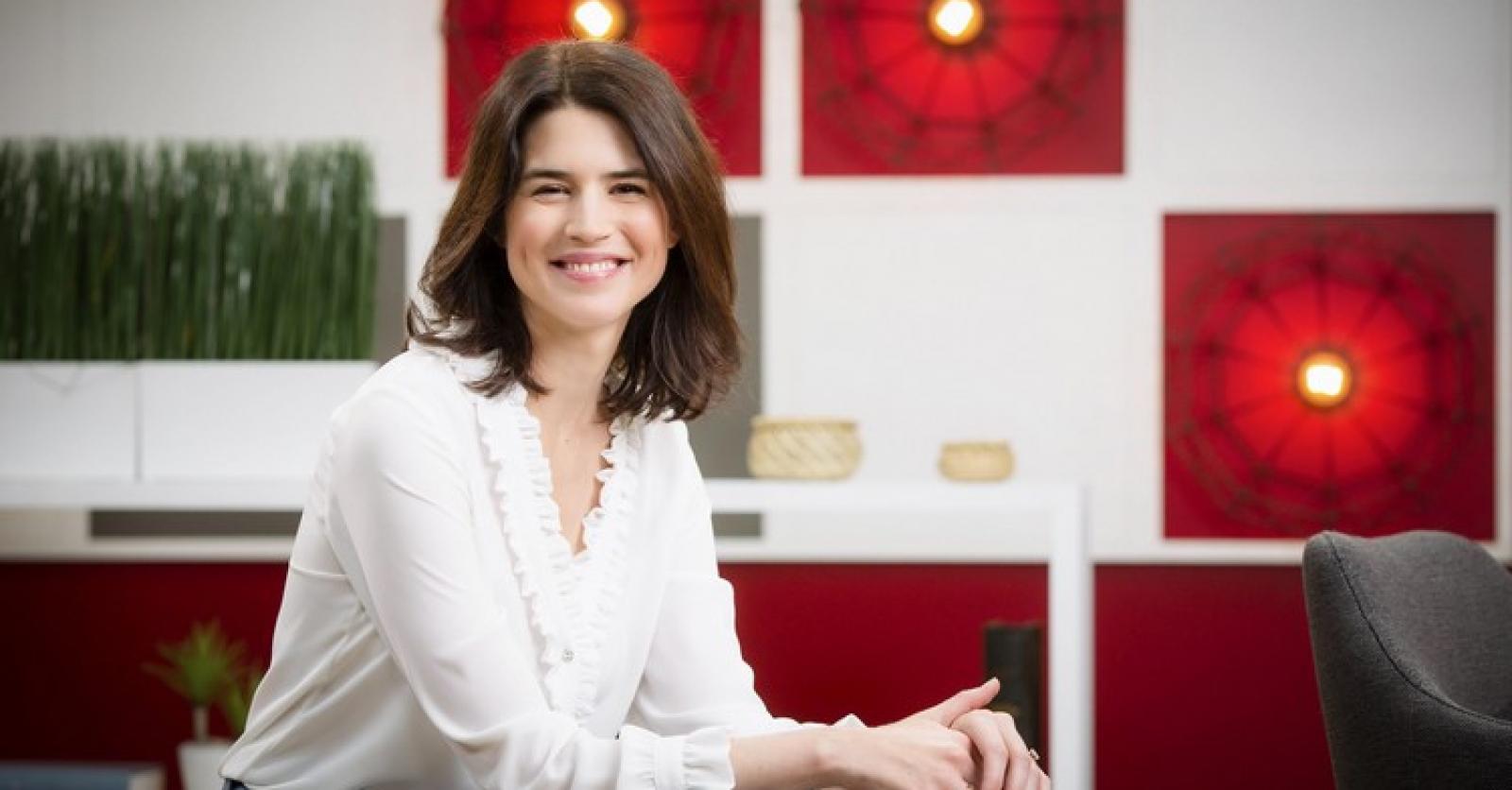 Julie Denayer revient à la présentation des JT de RTL