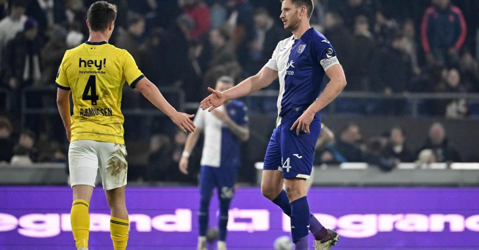 Klaar voor de play-offs? Het kan op Play Sports! Voetbalpresentator ...