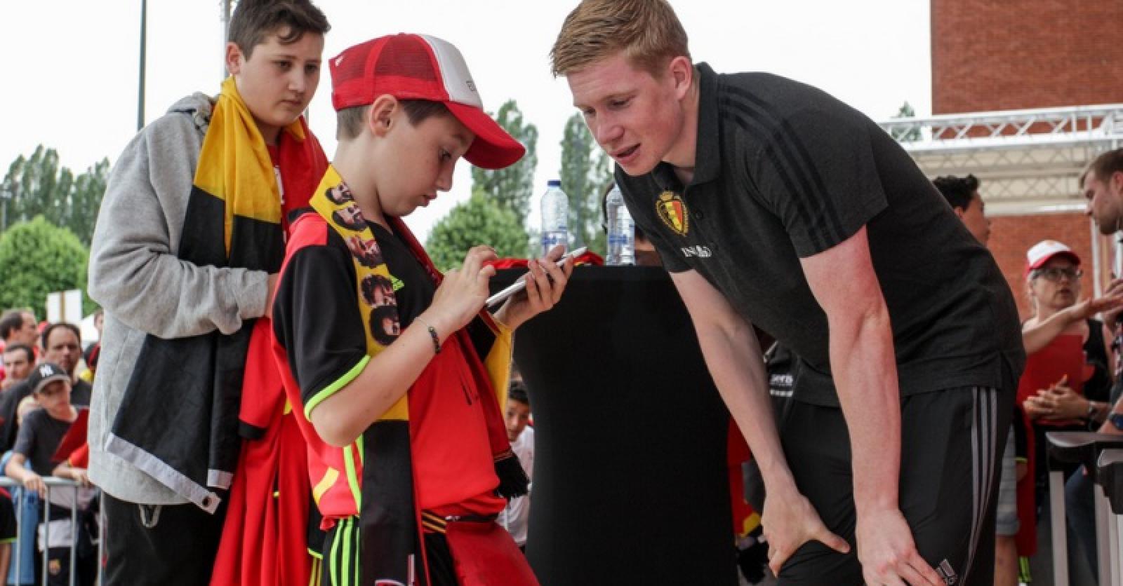 Les Diables Rouges et OUFtivi (La Trois) à la recherche de familles d ...