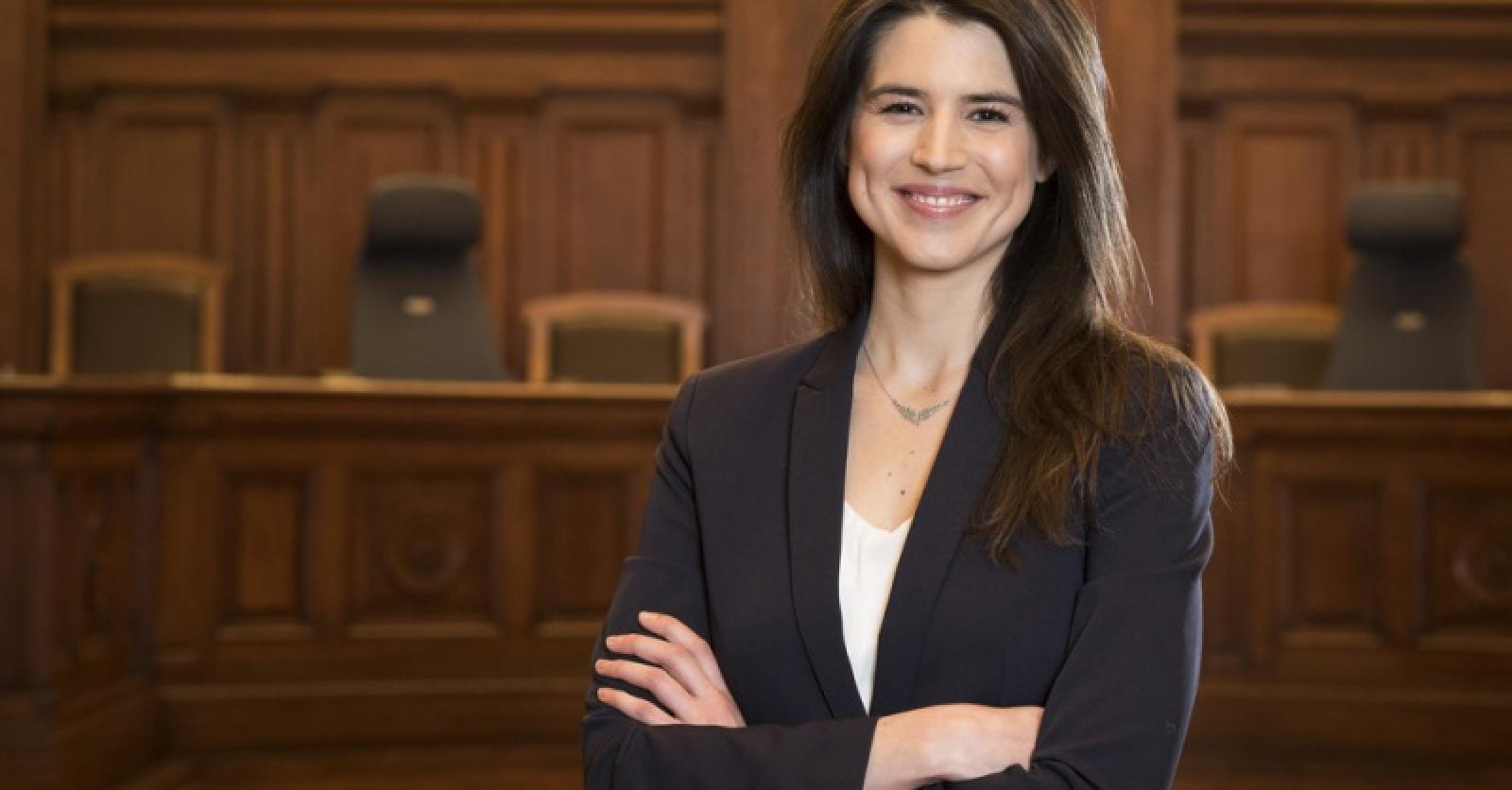 Julie Denayer débarque à la présentation du JT de RTL-TVI