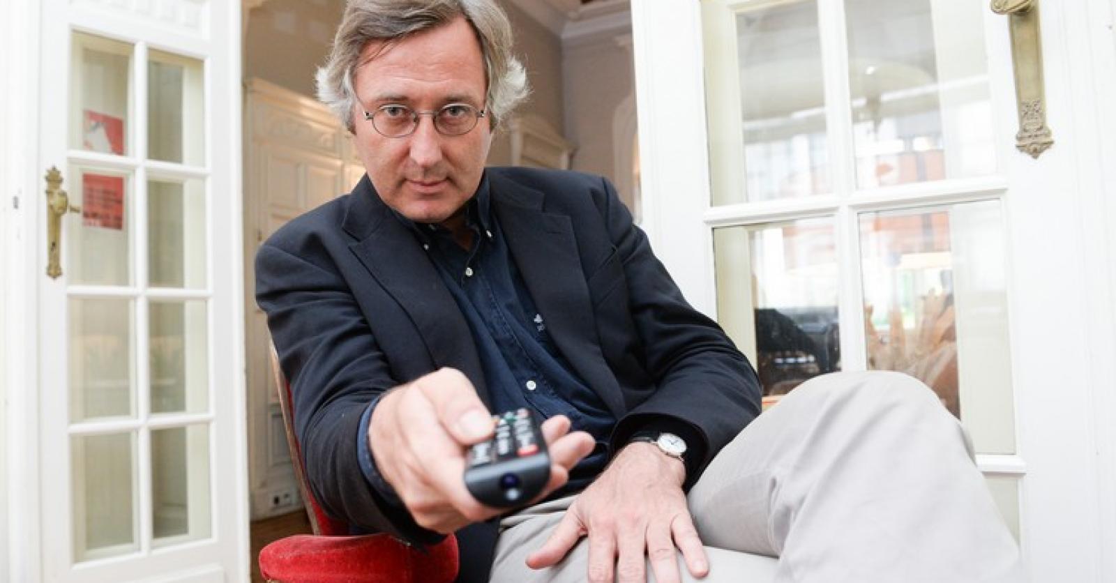 Les poursuites engagées pour sexisme contre Hugues Dayez (RTBF) jugées ...