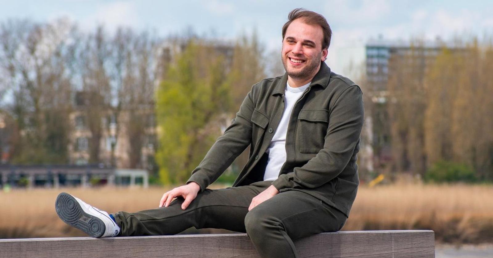 Nathan gaat de lente in met de nieuwe single ‘Meer Van Dat’ - KW.be